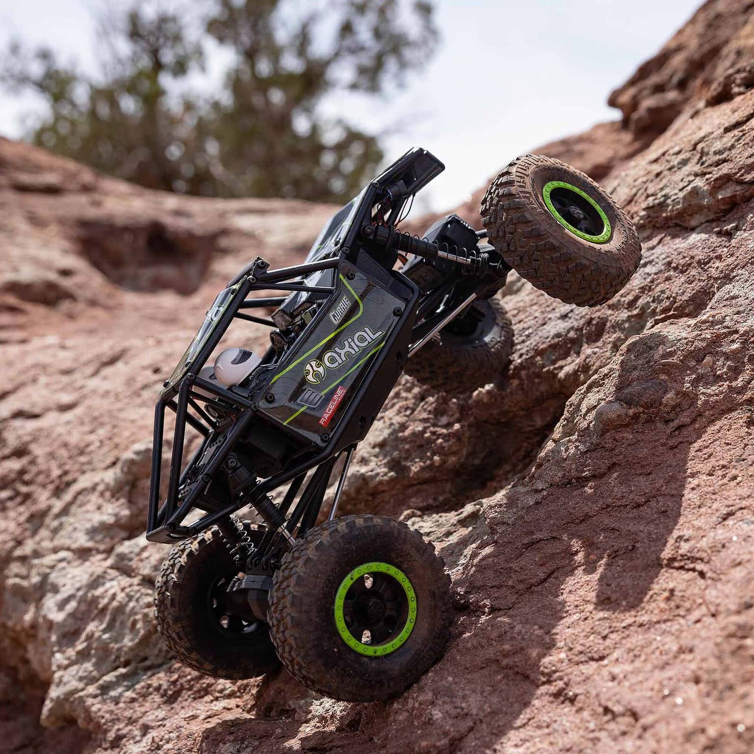 Video: Axial Capra UTB18 RTR - Small-Scale RC