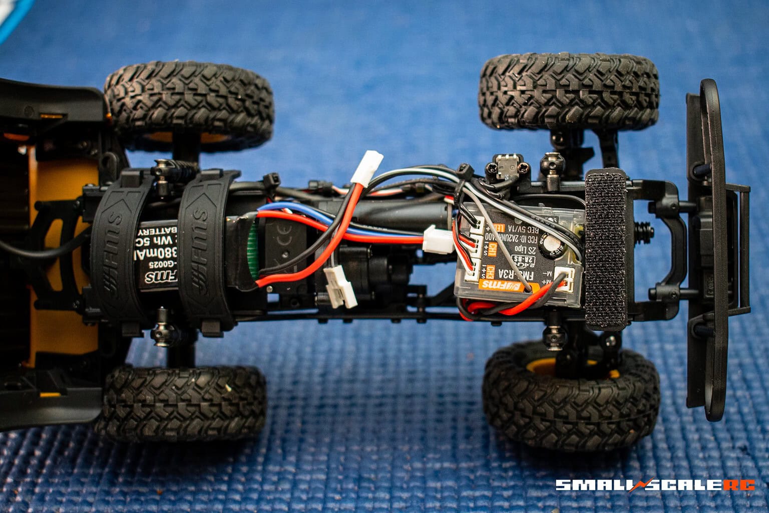 Review: FMS FCX24M Land Rover Camel Trophy Series - Small-Scale RC